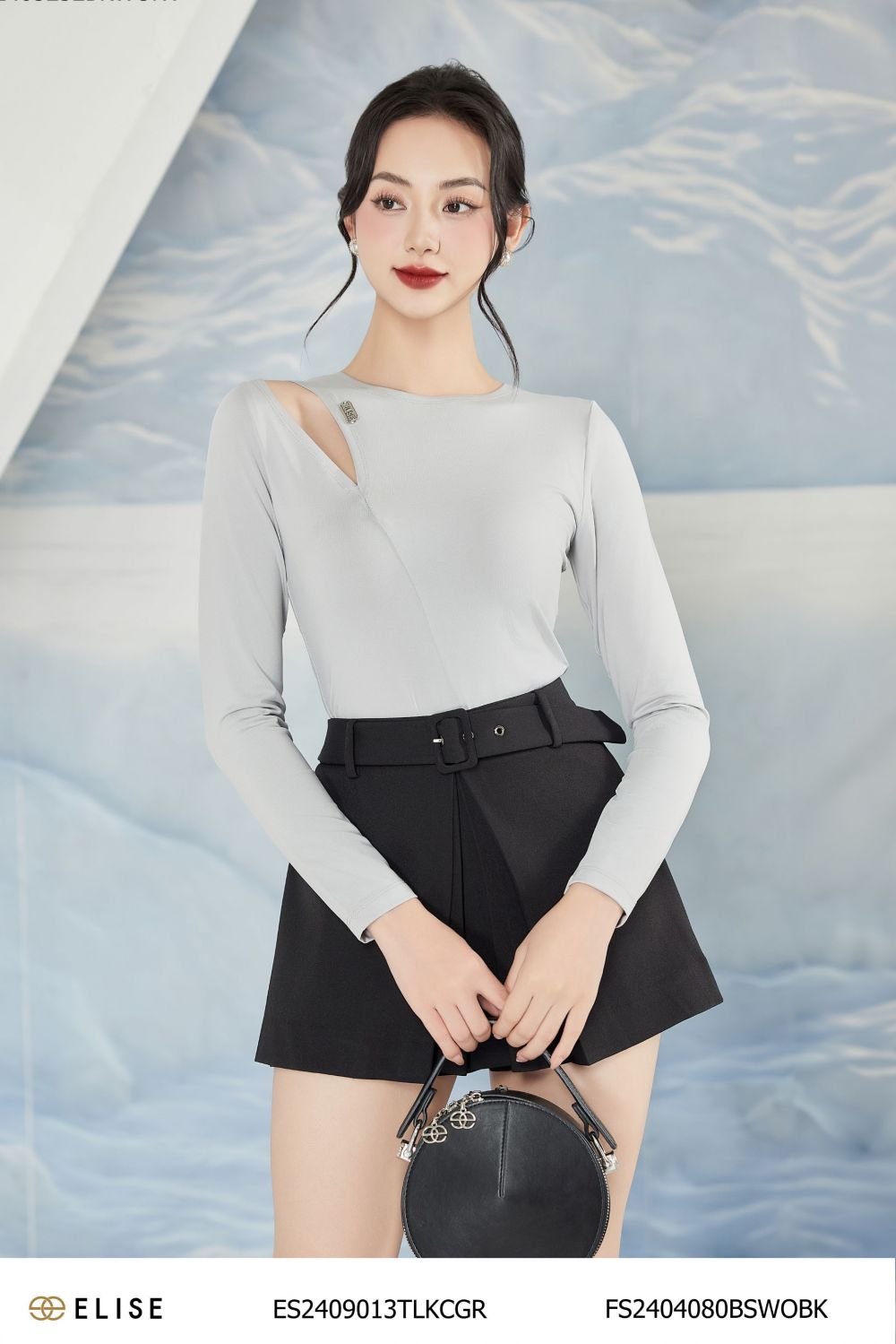 ÁO THUN GHI KHOÉT VAI ĐÍNH LOGO