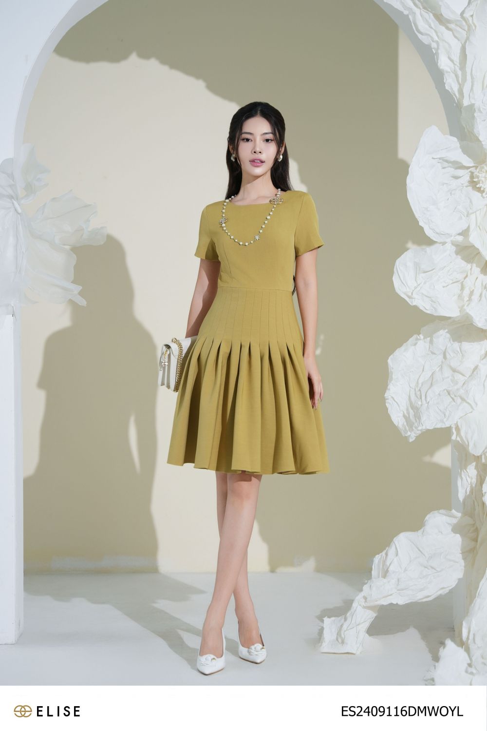 ĐẦM VÀNG CỎ ÚA CHÂN XẾP LY