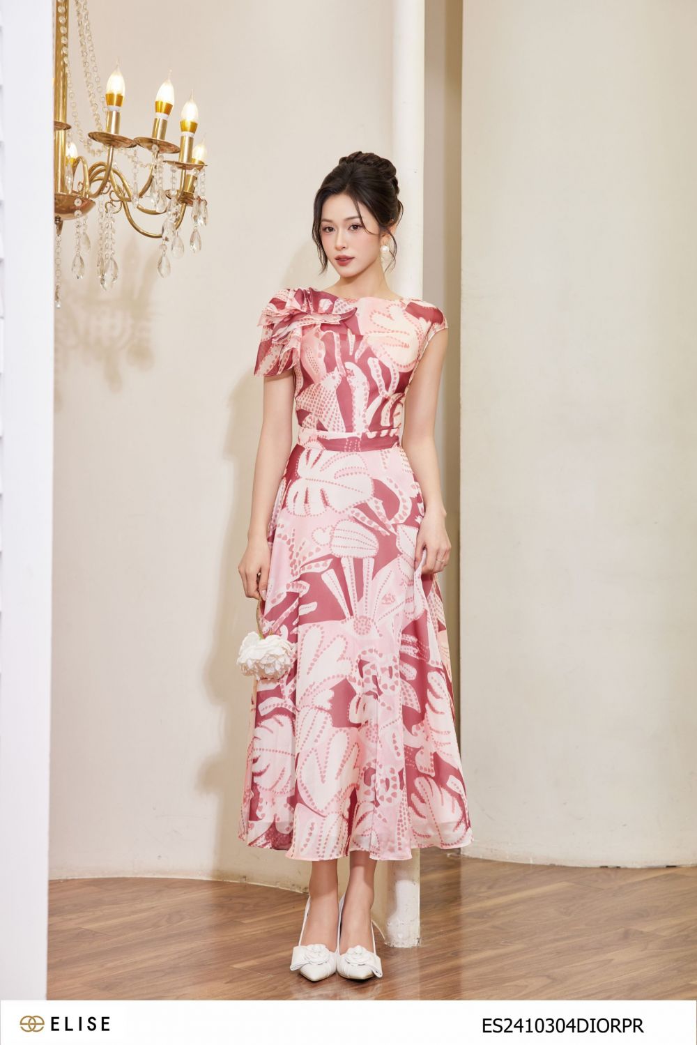 ĐẦM TƠ HT ĐỎ NỀN KEM XẾP BÈO VAI