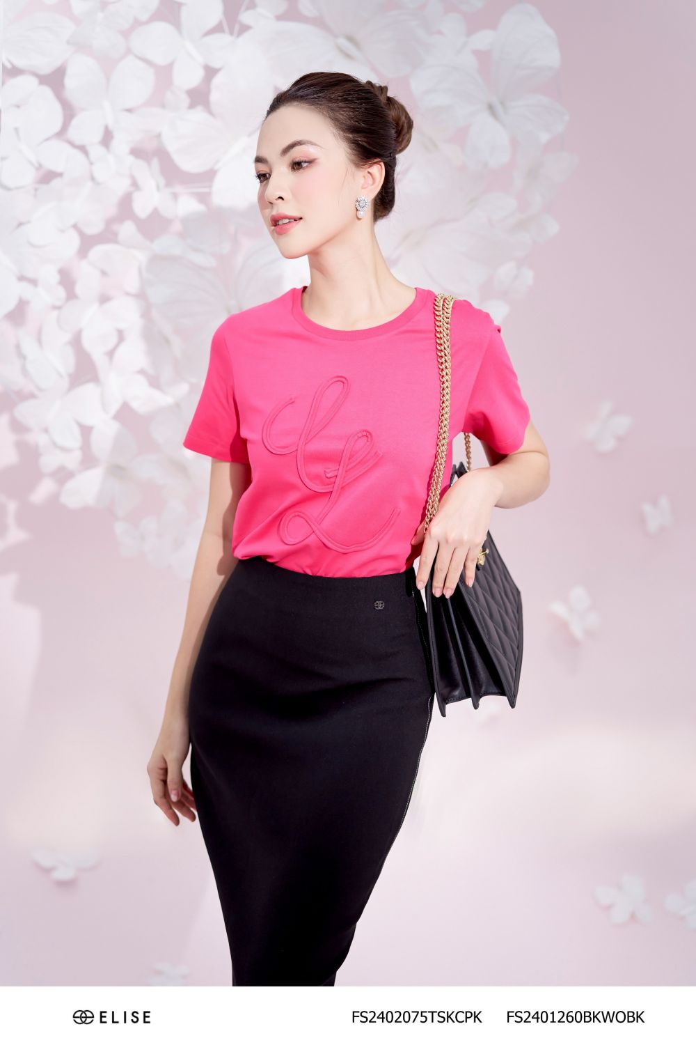 ÁO THUN HỒNG CHỮ NỔI