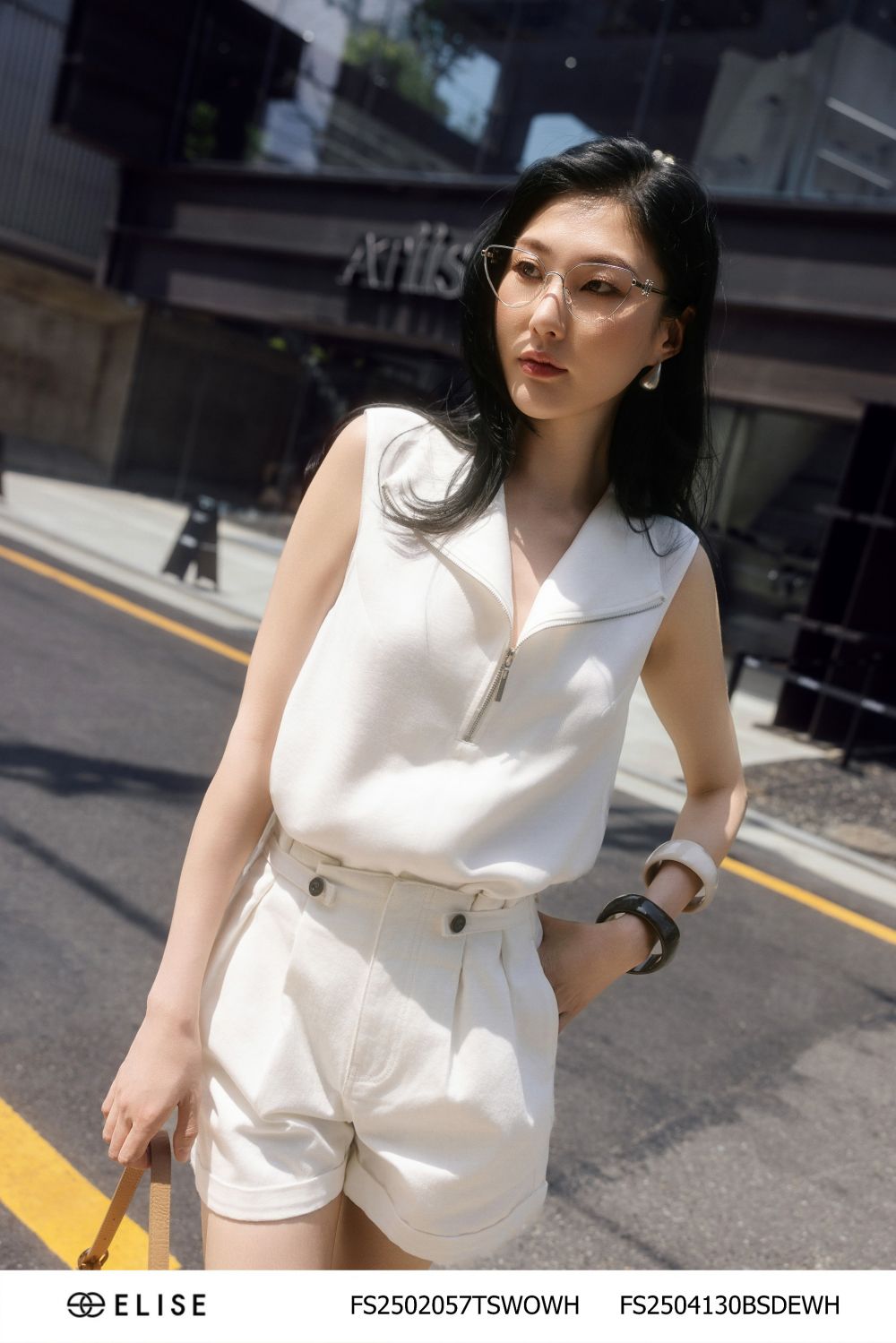 ÁO SÁT NÁCH TRẮNG CỔ KHÓA ĐỒNG